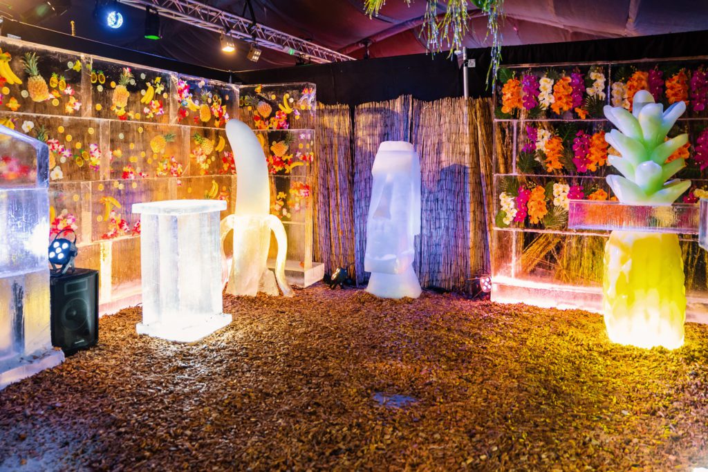 Setting up an ice sculpture for a party - Hamilton Ice Sculptors